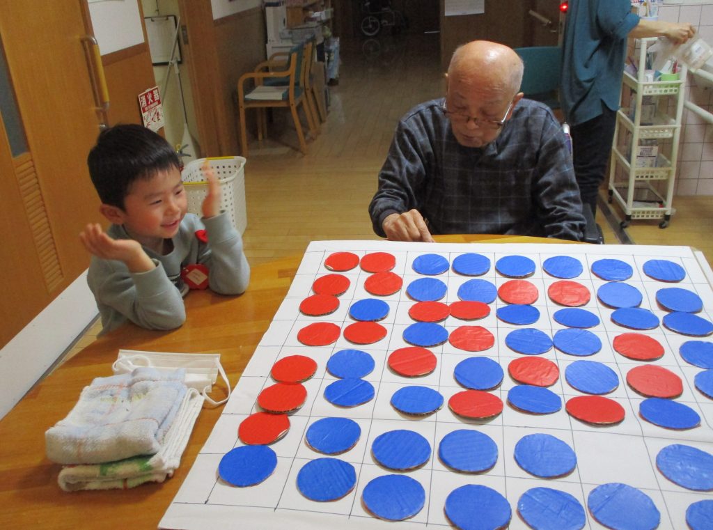 巨大オセロ - オアシス（グループホーム/デイサービス｜静岡市、富士市）